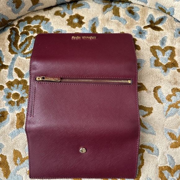 MICHAEL Michael Kors | Bags | Michael Kors Trifold Wallet In Merlot ...